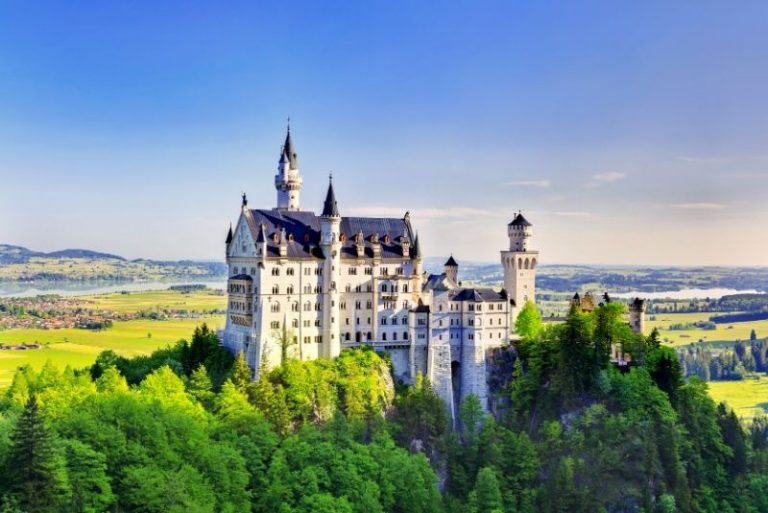 100 Best Castles in Europe to Visit Once in a Lifetime